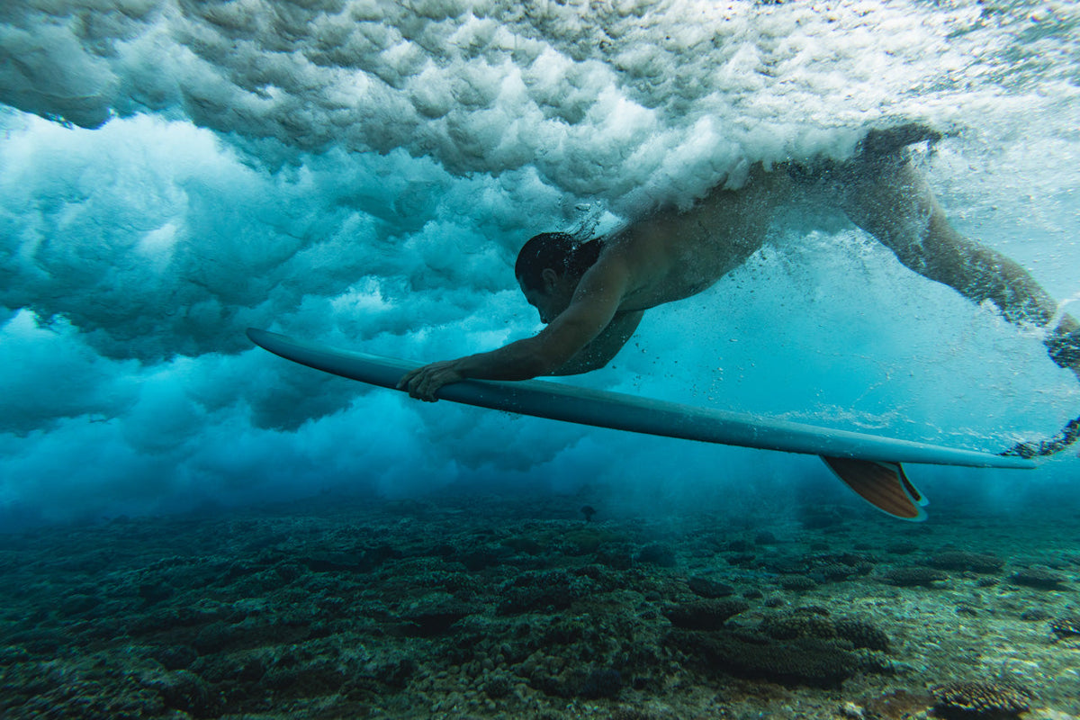 Mastering the Duck Dive: Essential Technique for Efficient Surfing – nanazero US